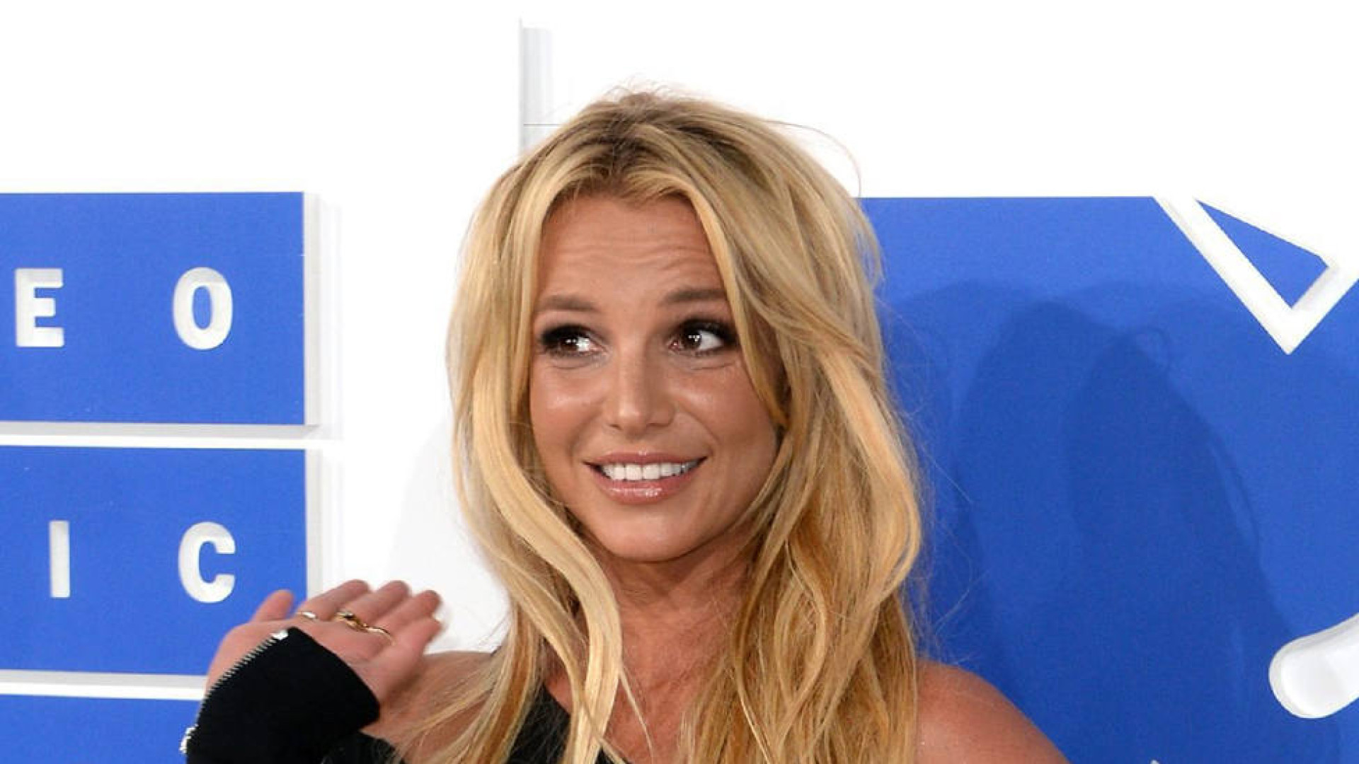 Britney Spears descubre que Taylor Swift entró en su camerino: "Me ...