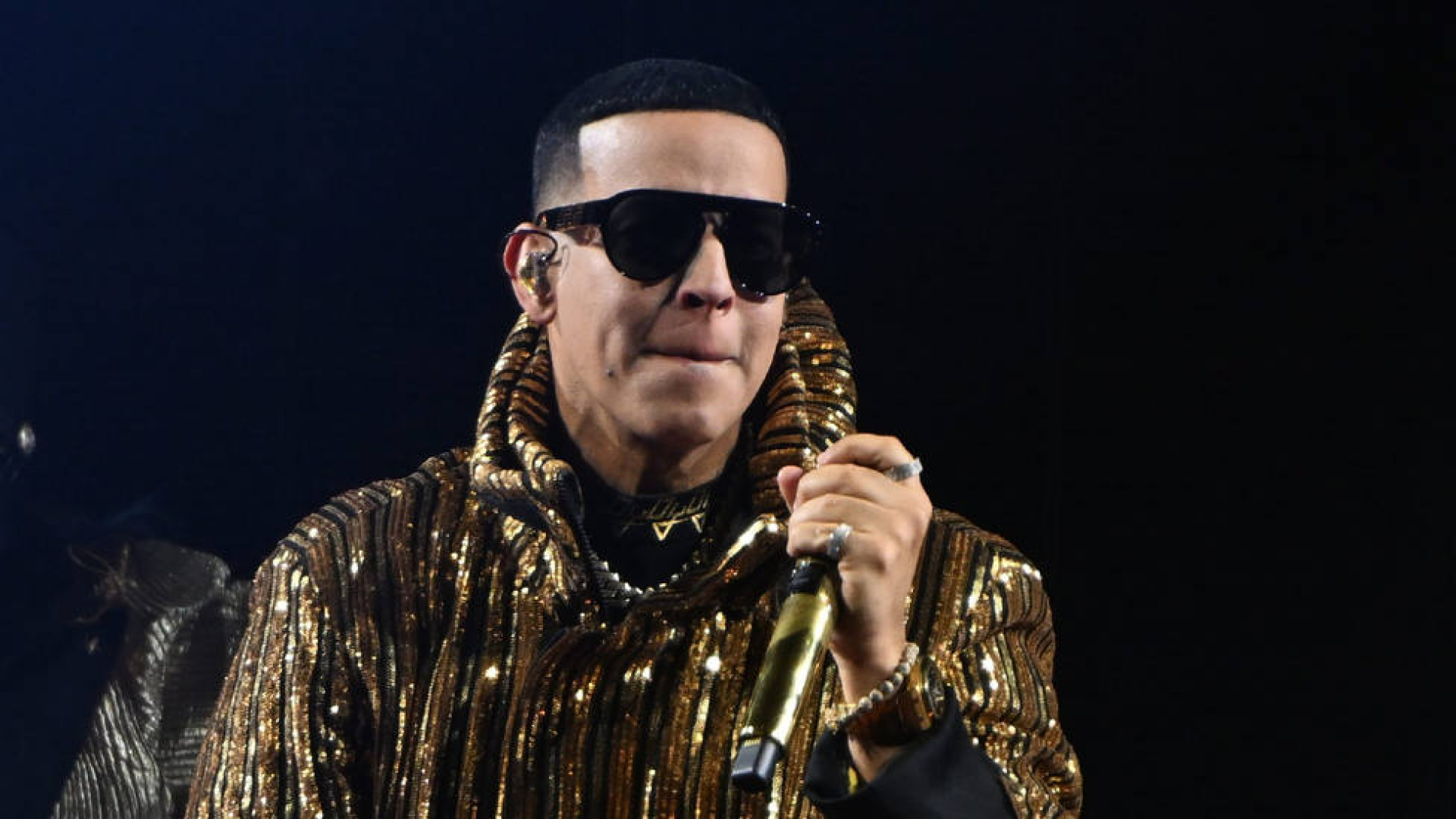 Daddy Yankee, tras haber anunciado su retirada, estrena 'Bonita' como ...