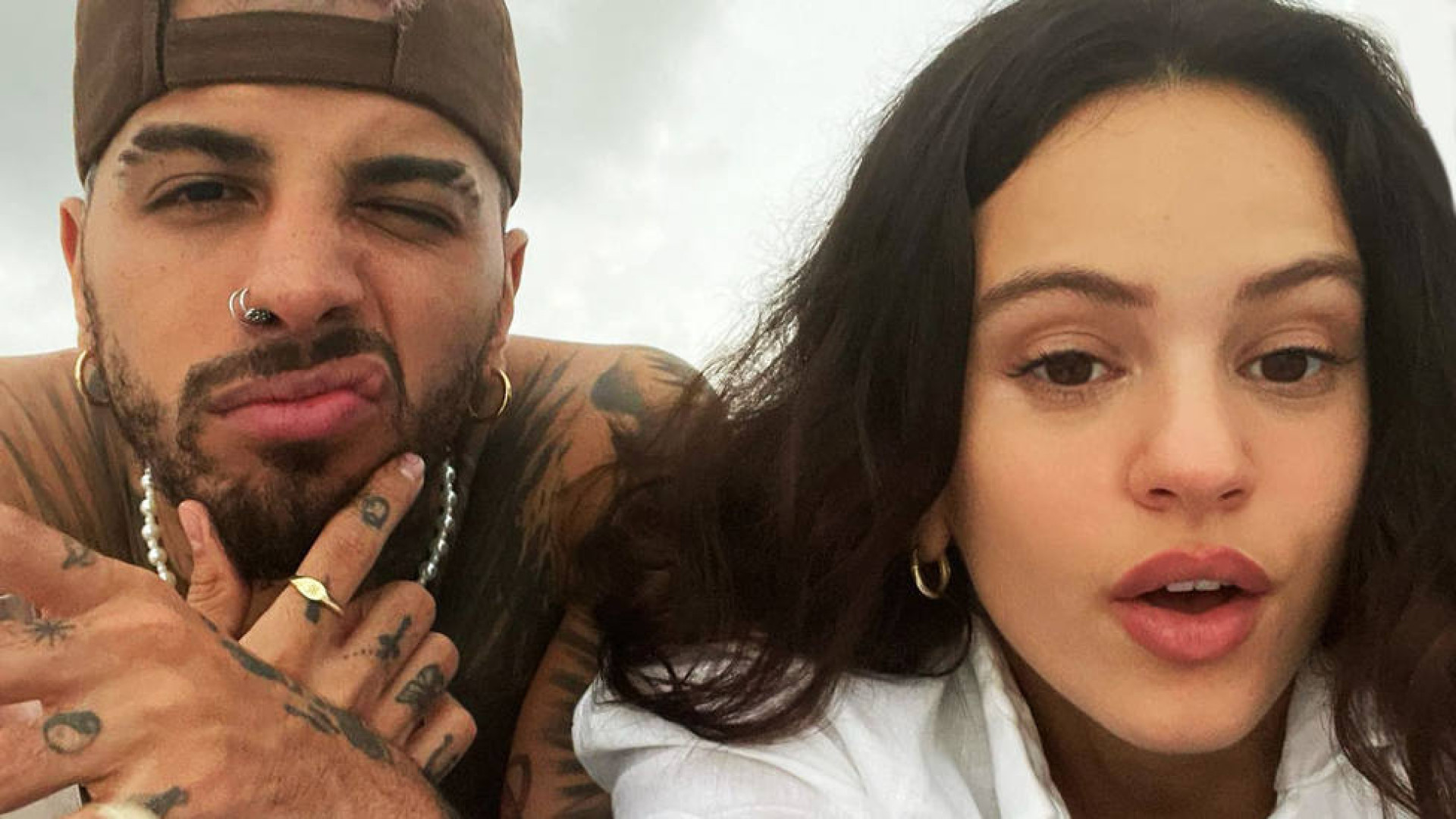 Rosalía revela sus deseos de casarse con Rauw Alejandro y sus fans enloquecen: "¿Este es el anillo?"