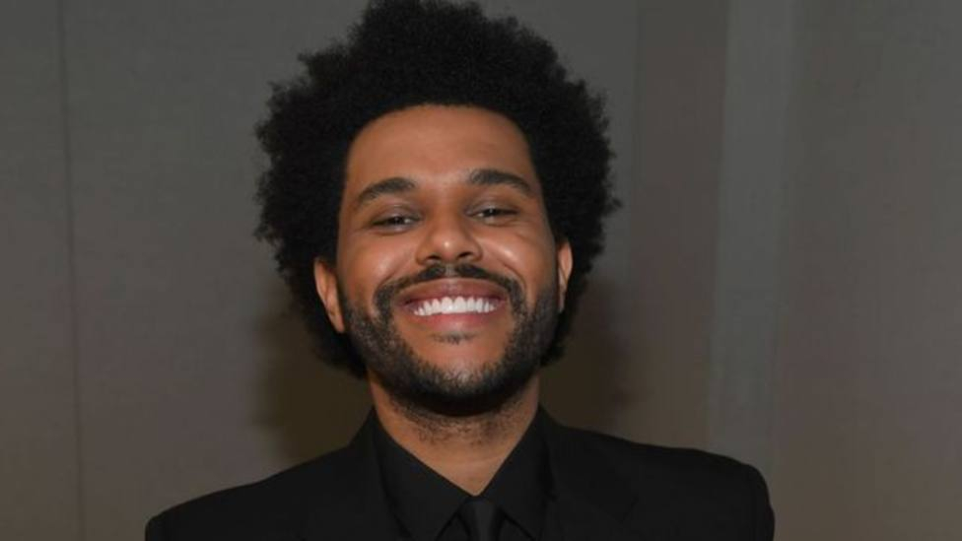 The Weeknd revoluciona las redes tras decir adiós a su pelo afro y ...